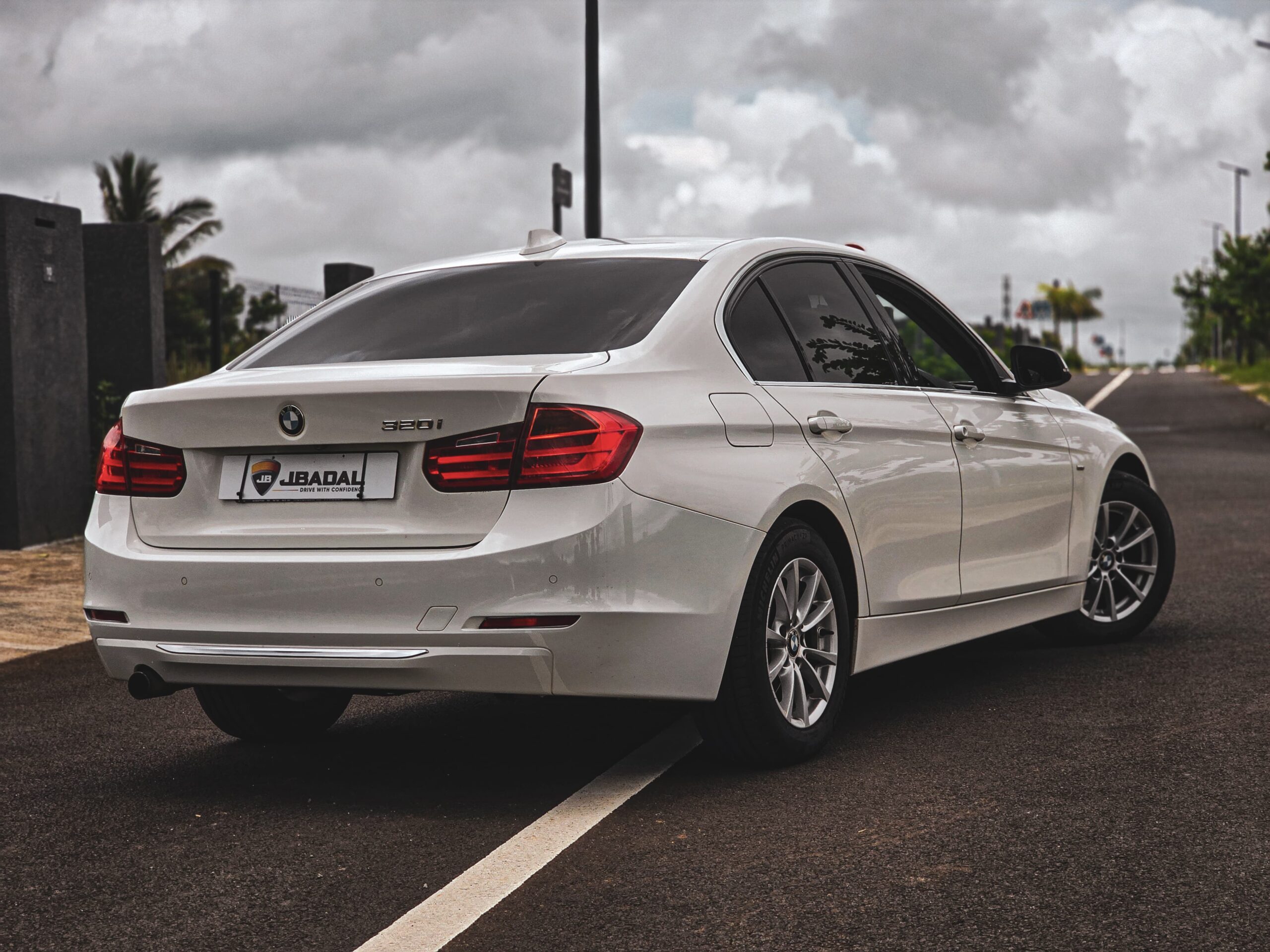 BMW 320 ED Luxury – Jbadal