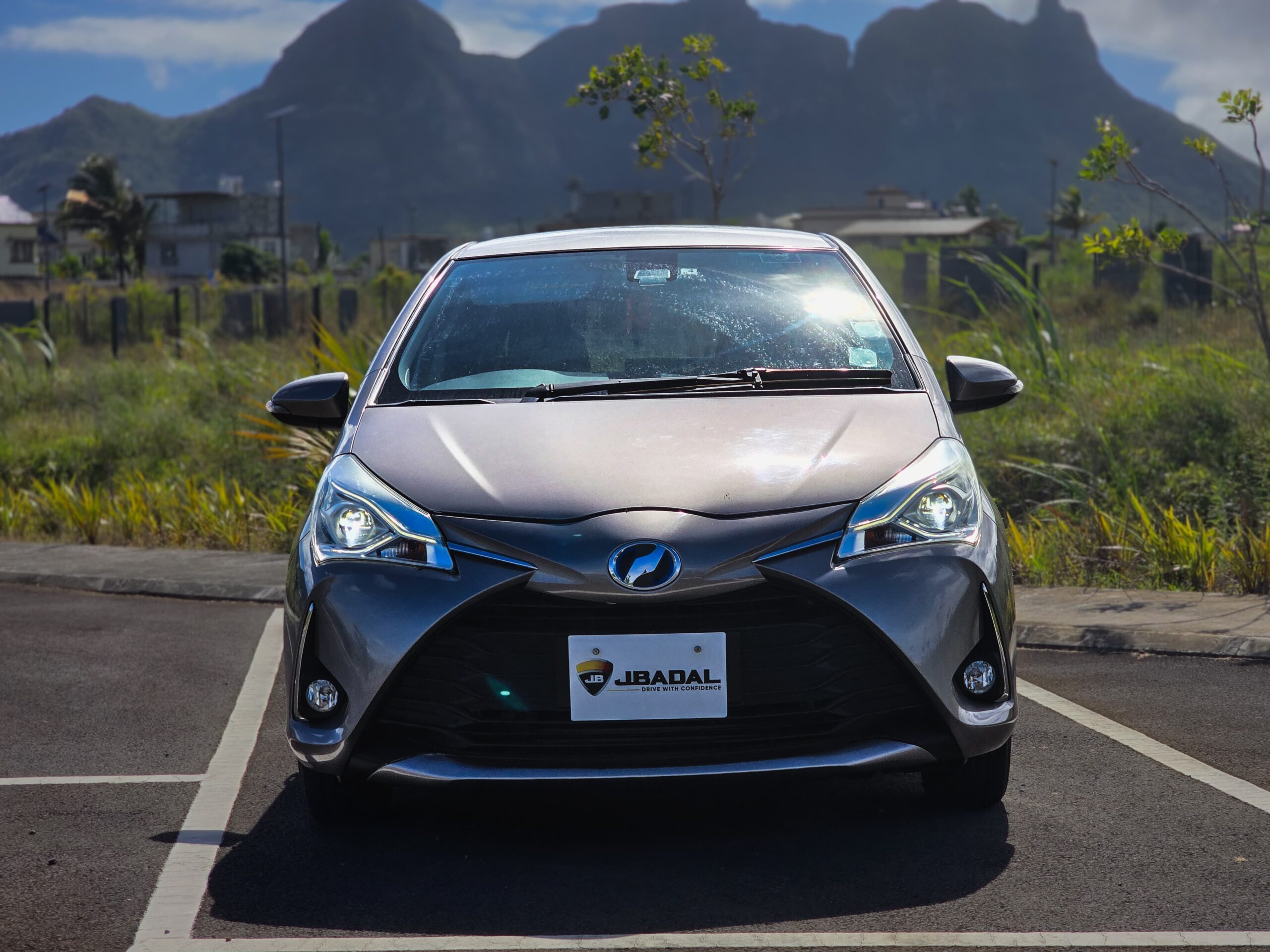 Toyota Vitz Hybrid – Jbadal